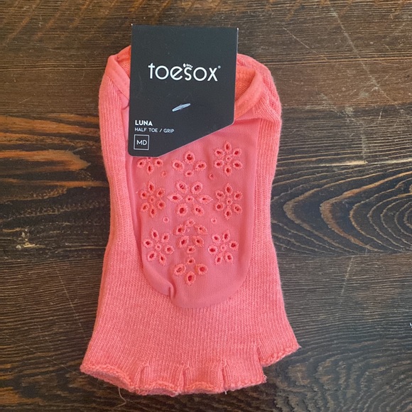 toesox | Accessories | Nwt Toesox Luna Half Toe Grip | Poshmark